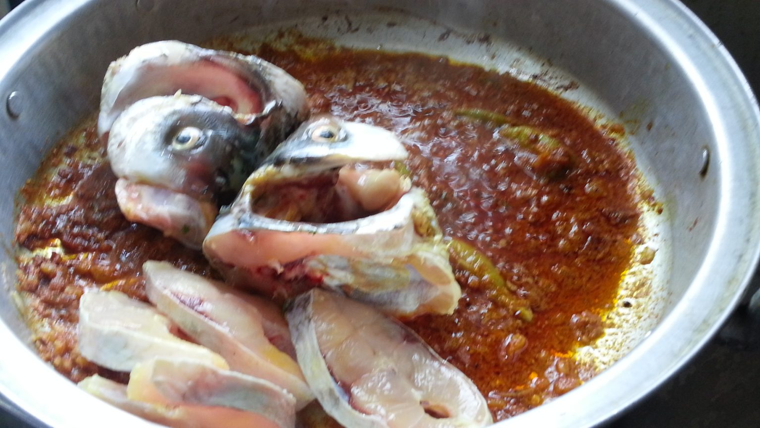 Hyderabad Fish Pulusu Recipe | Mahilalu